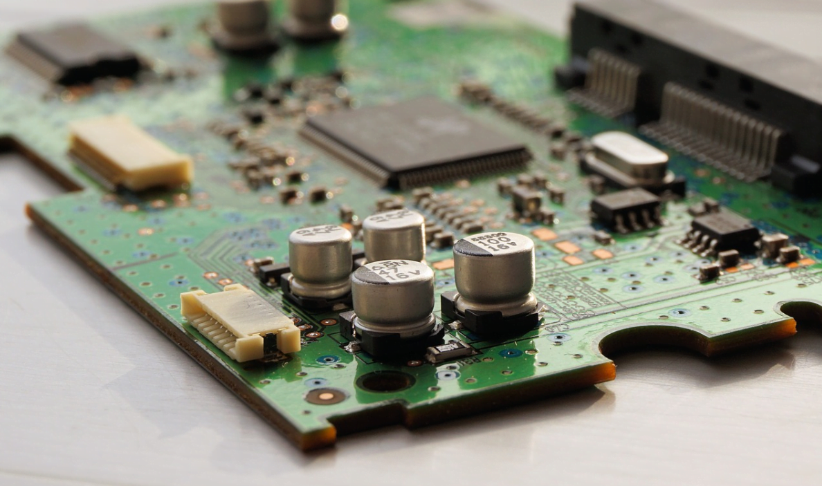 Suomen Sähkö- ja elektroniikkateollisuus kasvaa yllättävän rajusti